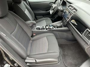 Melns Nissan Leaf 2022 Viļņa, ar dzinēja tilpumu 0.00 L un nobraukumu 62 tūkst. km par 16750 €, foto 5 vietnē AUTOMOTO.COM.LV