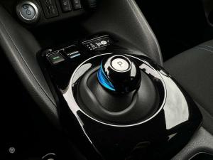 Melns Nissan Leaf 2022 Viļņa, ar dzinēja tilpumu 0.00 L un nobraukumu 62 tūkst. km par 16750 €, foto 20 vietnē AUTOMOTO.COM.LV