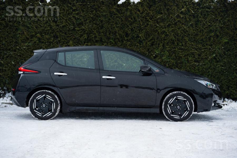 Melns Nissan Leaf 2023 Rīga, ar dzinēja tilpumu 0.00 L un nobraukumu 19 tūkst. km par 19500 €, foto 5 vietnē AUTOMOTO.COM.LV