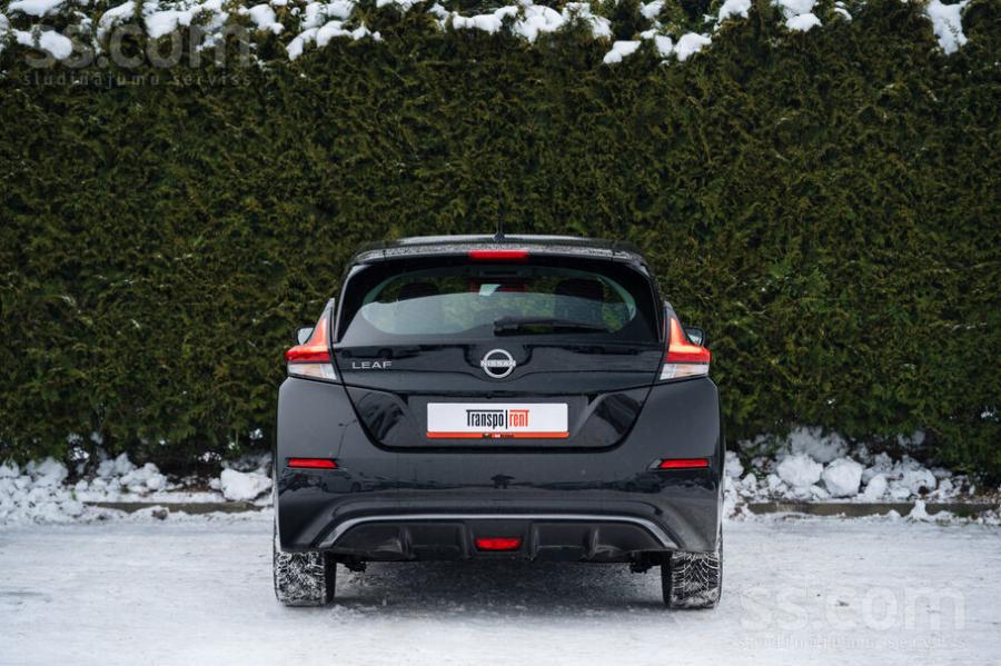 Melns Nissan Leaf 2023 Rīga, ar dzinēja tilpumu 0.00 L un nobraukumu 19 tūkst. km par 19500 €, foto 7 vietnē AUTOMOTO.COM.LV