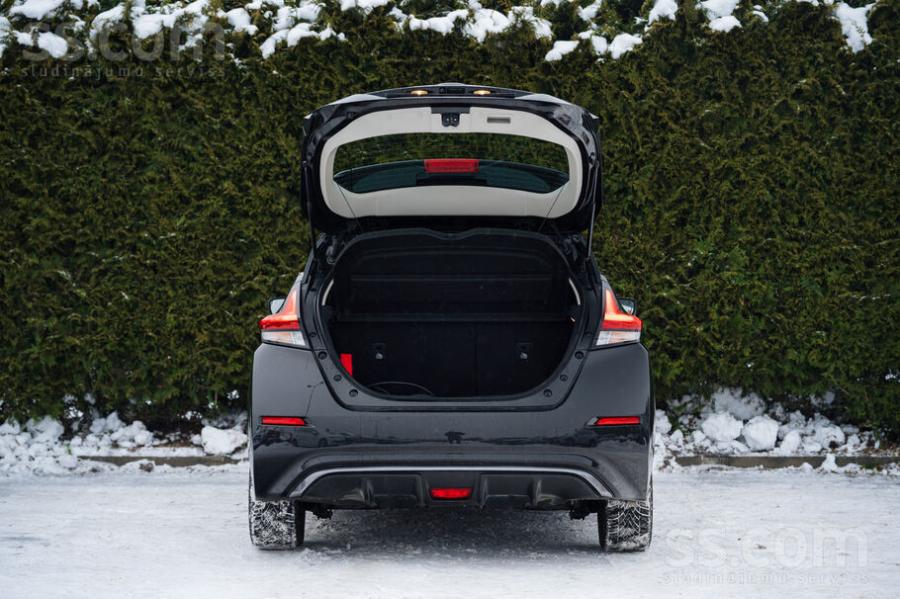 Melns Nissan Leaf 2023 Rīga, ar dzinēja tilpumu 0.00 L un nobraukumu 19 tūkst. km par 19500 €, foto 8 vietnē AUTOMOTO.COM.LV