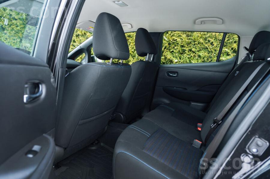 Melns Nissan Leaf 2023 Rīga, ar dzinēja tilpumu 0.00 L un nobraukumu 19 tūkst. km par 19500 €, foto 14 vietnē AUTOMOTO.COM.LV