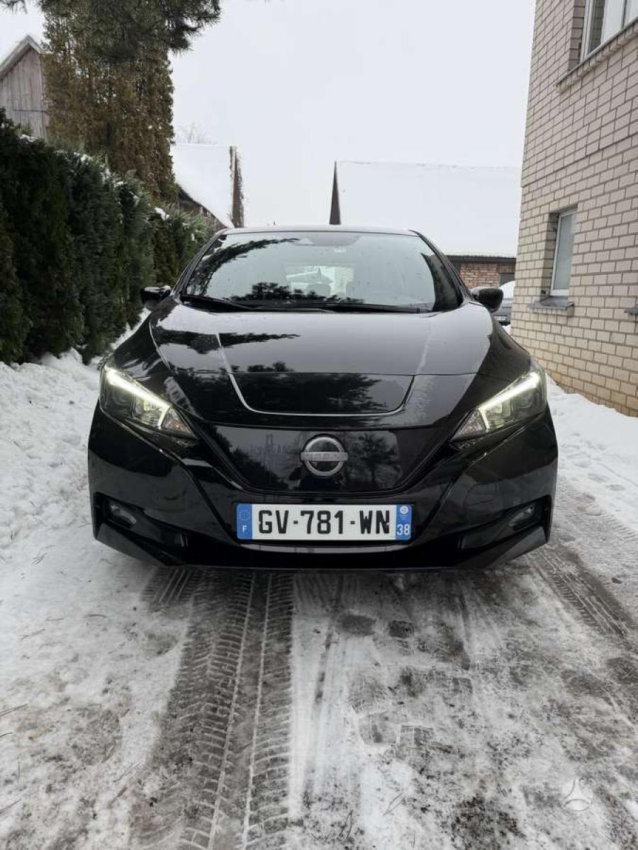 Black Nissan Leaf 2024 in Kaunas, with an engine capacity of 0.00 L and mileage of 31 thousand km for 9700 €, photo 1 on AUTOMOTO.COM.LV