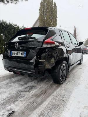 Melns Nissan Leaf 2024 Kauņa, ar dzinēja tilpumu 0.00 L un nobraukumu 32 tūkst. km par 9450 €, foto 4 vietnē AUTOMOTO.COM.LV
