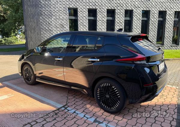 Черный Ниссан Лиф 2024 в Таллин, объемом двигателя 0.00 л и пробегом 29 тыс. км за 23900 €, фото 4 на AUTOMOTO.COM.LV