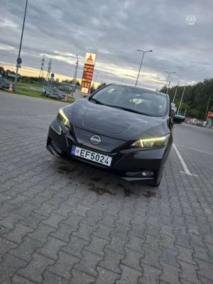 Black Nissan Leaf 2024 in Alytus, with an engine capacity of 0.00 L and mileage of 33 thousand km for 15500 €, photo 5 on AUTOMOTO.COM.LV