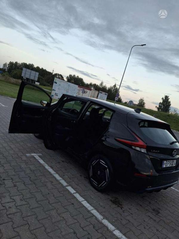 Black Nissan Leaf 2024 in Alytus, with an engine capacity of 0.00 L and mileage of 33 thousand km for 15500 €, photo 10 on AUTOMOTO.COM.LV