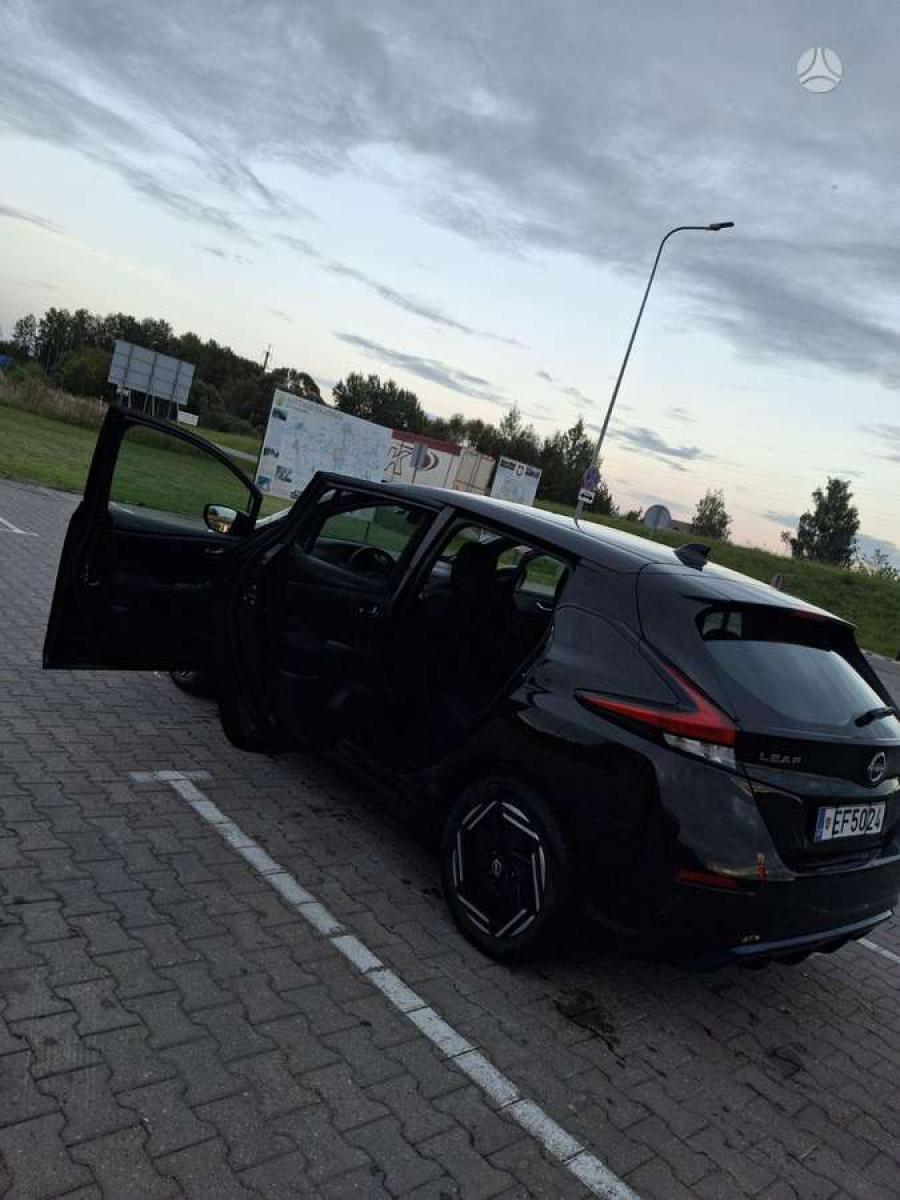Black Nissan Leaf 2024 in Alytus, with an engine capacity of 0.00 L and mileage of 33 thousand km for 15500 €, photo 10 on AUTOMOTO.COM.LV