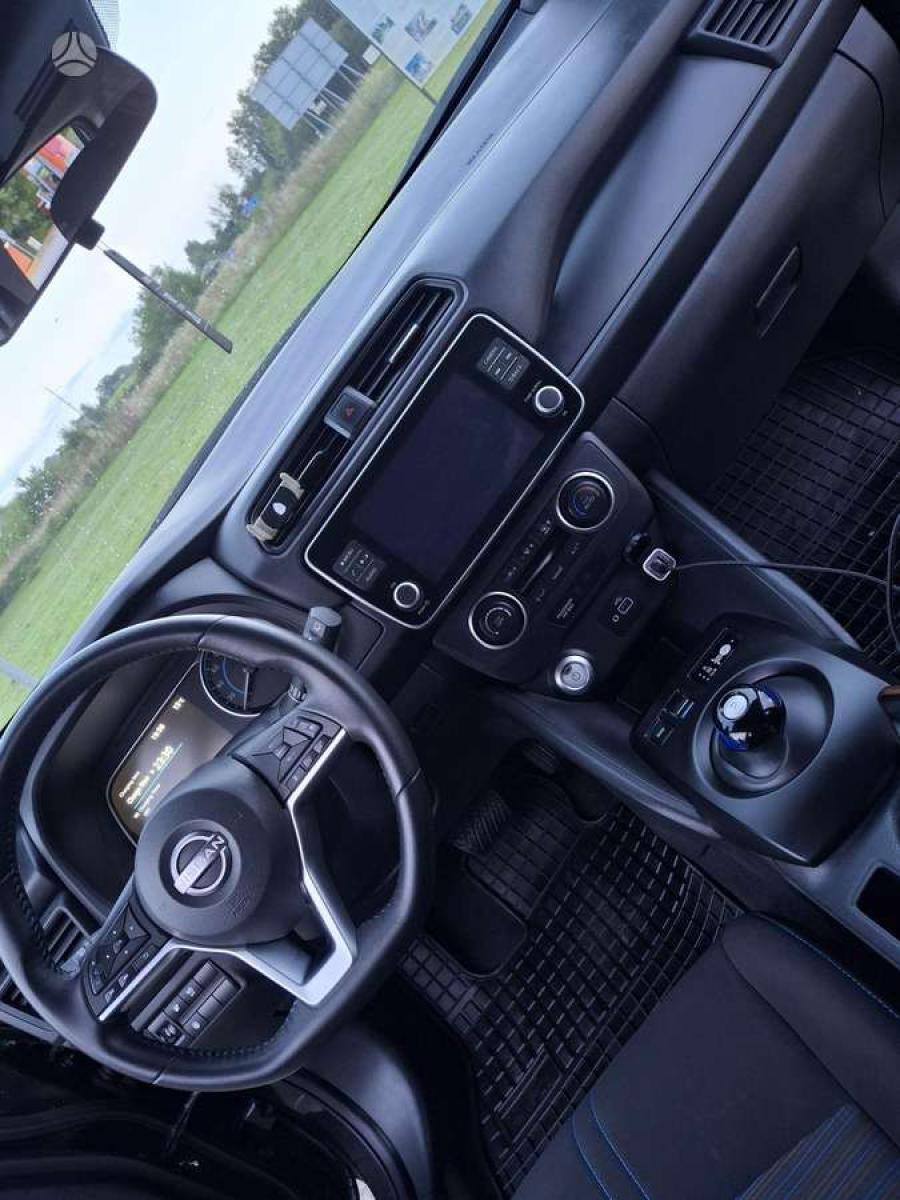 Black Nissan Leaf 2024 in Alytus, with an engine capacity of 0.00 L and mileage of 33 thousand km for 15500 €, photo 13 on AUTOMOTO.COM.LV