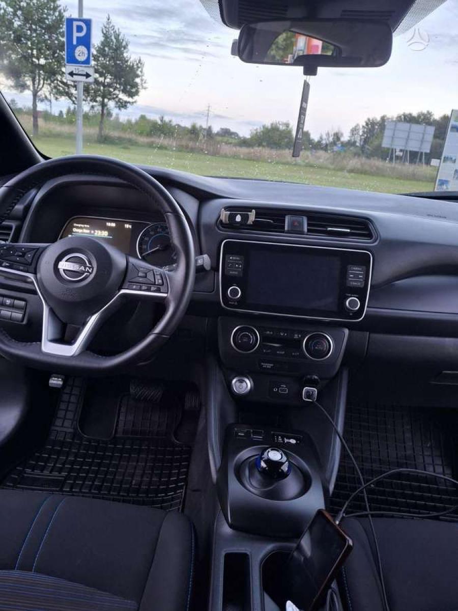 Black Nissan Leaf 2024 in Alytus, with an engine capacity of 0.00 L and mileage of 33 thousand km for 15500 €, photo 14 on AUTOMOTO.COM.LV