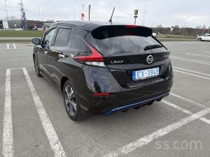 Black Nissan Leaf 2018 in Riga, with an engine capacity of 0.00 L and mileage of 160 thousand km for 10000 €, photo 5 on AUTOMOTO.COM.LV