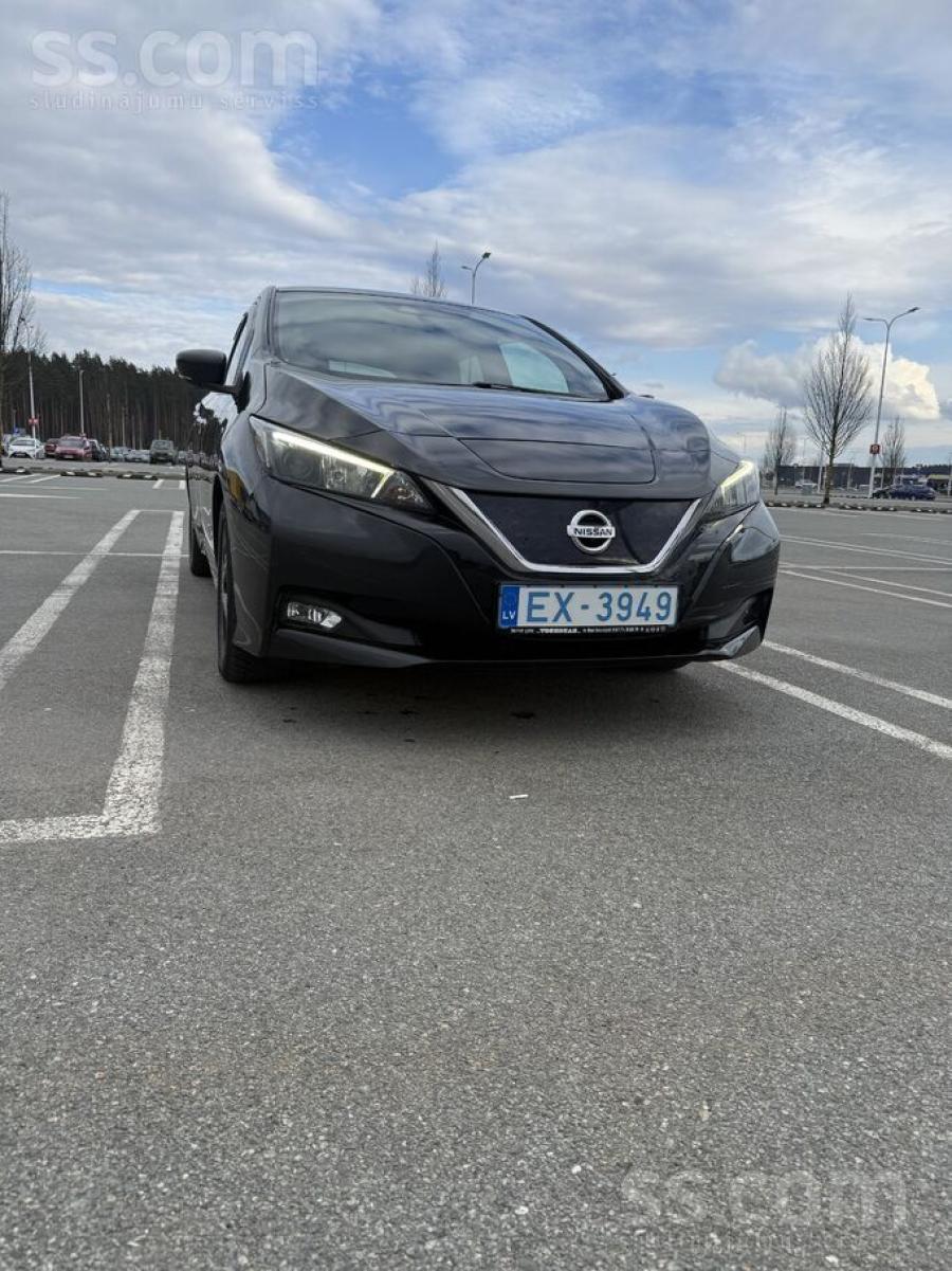 Black Nissan Leaf 2018 in Riga, with an engine capacity of 0.00 L and mileage of 160 thousand km for 10000 €, photo 6 on AUTOMOTO.COM.LV