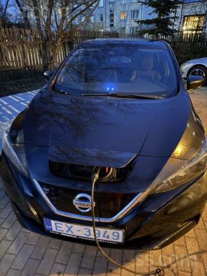 Black Nissan Leaf 2018 in Riga, with an engine capacity of 0.00 L and mileage of 160 thousand km for 10000 €, photo 7 on AUTOMOTO.COM.LV