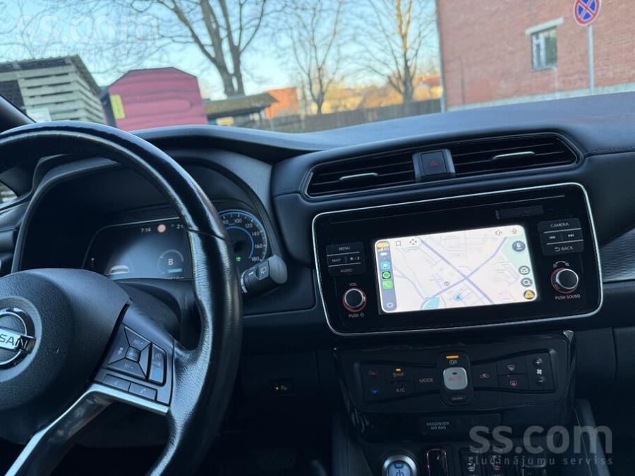 Black Nissan Leaf 2018 in Riga, with an engine capacity of 0.00 L and mileage of 160 thousand km for 10000 €, photo 8 on AUTOMOTO.COM.LV