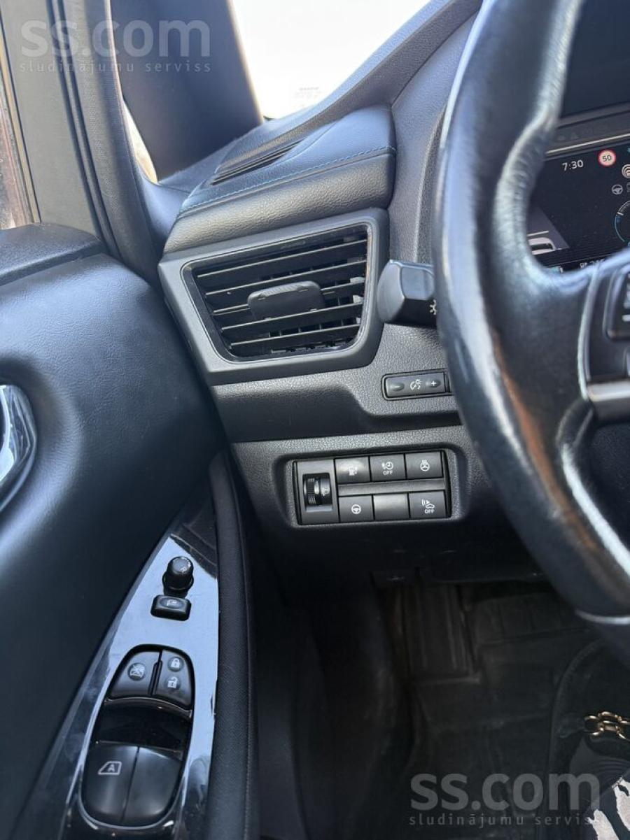 Black Nissan Leaf 2018 in Riga, with an engine capacity of 0.00 L and mileage of 160 thousand km for 10000 €, photo 11 on AUTOMOTO.COM.LV