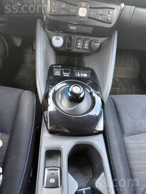 Black Nissan Leaf 2018 in Riga, with an engine capacity of 0.00 L and mileage of 160 thousand km for 10000 €, photo 13 on AUTOMOTO.COM.LV