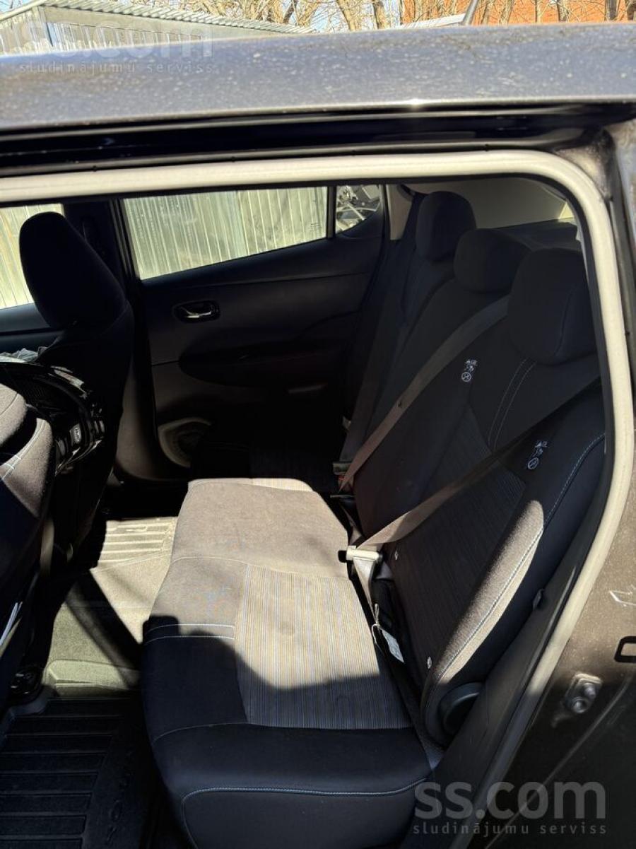 Black Nissan Leaf 2018 in Riga, with an engine capacity of 0.00 L and mileage of 160 thousand km for 10000 €, photo 14 on AUTOMOTO.COM.LV