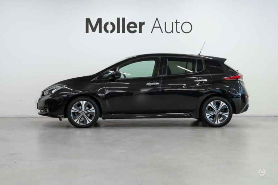 Melns Nissan Leaf 2021 Viļņa, ar dzinēja tilpumu 0.00 L un nobraukumu 71 tūkst. km par 13300 €, foto 3 vietnē AUTOMOTO.COM.LV