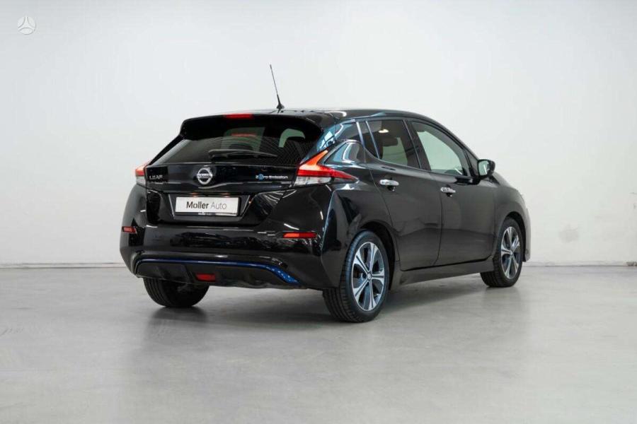 Melns Nissan Leaf 2021 Viļņa, ar dzinēja tilpumu 0.00 L un nobraukumu 71 tūkst. km par 13300 €, foto 4 vietnē AUTOMOTO.COM.LV