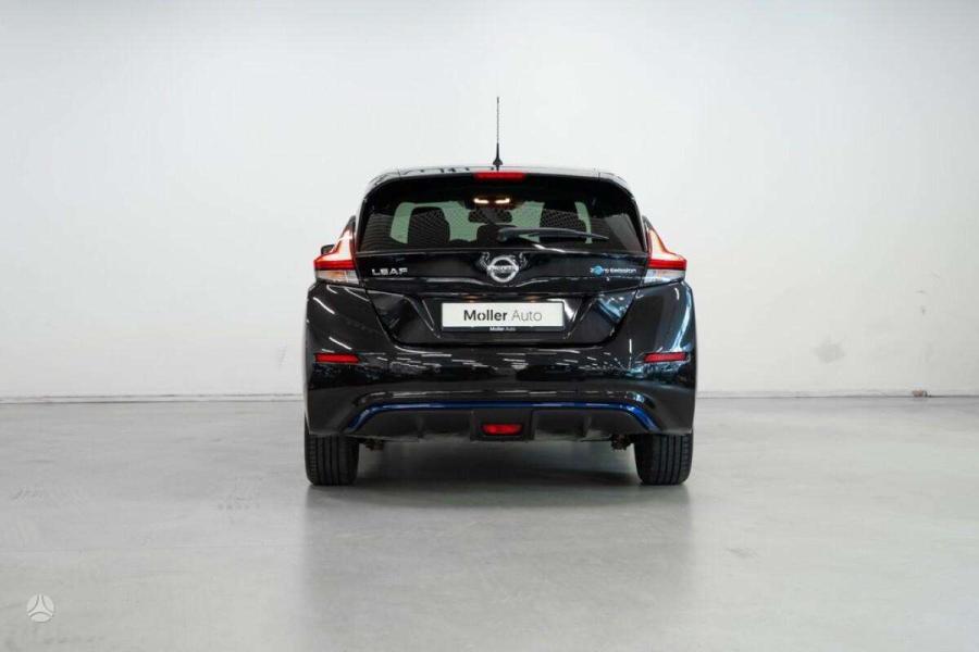 Melns Nissan Leaf 2021 Viļņa, ar dzinēja tilpumu 0.00 L un nobraukumu 71 tūkst. km par 13300 €, foto 7 vietnē AUTOMOTO.COM.LV