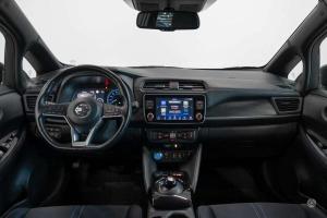 Melns Nissan Leaf 2021 Viļņa, ar dzinēja tilpumu 0.00 L un nobraukumu 71 tūkst. km par 13300 €, foto 9 vietnē AUTOMOTO.COM.LV