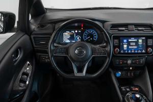 Melns Nissan Leaf 2021 Viļņa, ar dzinēja tilpumu 0.00 L un nobraukumu 71 tūkst. km par 13300 €, foto 10 vietnē AUTOMOTO.COM.LV