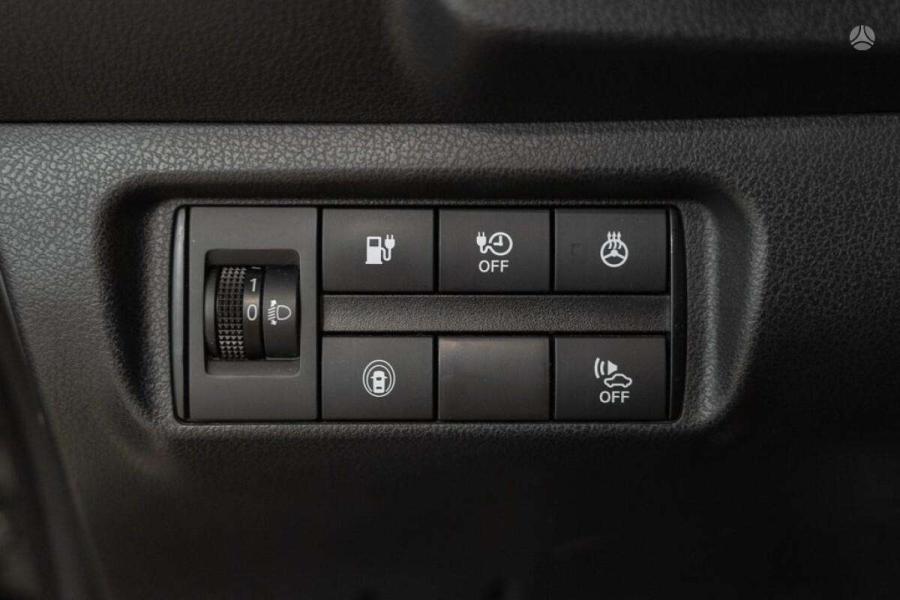 Melns Nissan Leaf 2021 Viļņa, ar dzinēja tilpumu 0.00 L un nobraukumu 71 tūkst. km par 13300 €, foto 13 vietnē AUTOMOTO.COM.LV