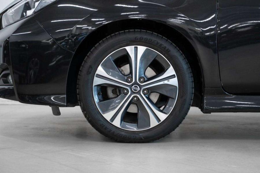 Melns Nissan Leaf 2021 Viļņa, ar dzinēja tilpumu 0.00 L un nobraukumu 71 tūkst. km par 13300 €, foto 22 vietnē AUTOMOTO.COM.LV