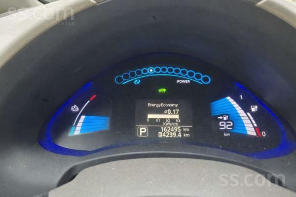 Zils Nissan Leaf 2012 Valmiera, ar dzinēja tilpumu 0.00 L un nobraukumu 162 tūkst. km par 3500 €, foto 9 vietnē AUTOMOTO.COM.LV