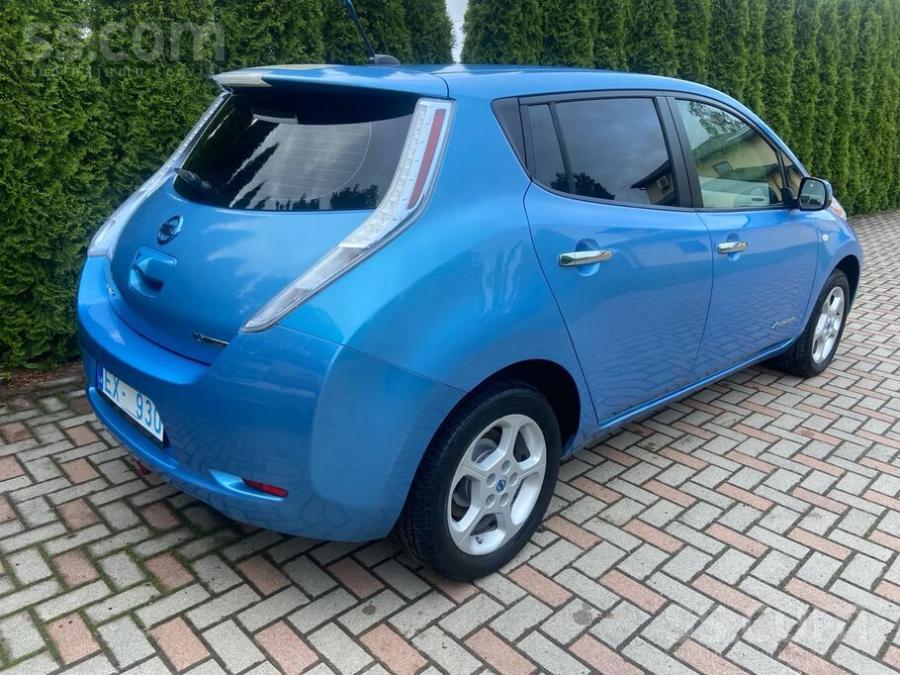 Blue Nissan Leaf 2012 in Riga, with an engine capacity of 0.00 L and mileage of 145 thousand km for 3600 €, photo 4 on AUTOMOTO.COM.LV