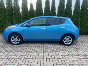 Blue Nissan Leaf 2012 in Riga, with an engine capacity of 0.00 L and mileage of 145 thousand km for 3600 €, photo 6 on AUTOMOTO.COM.LV