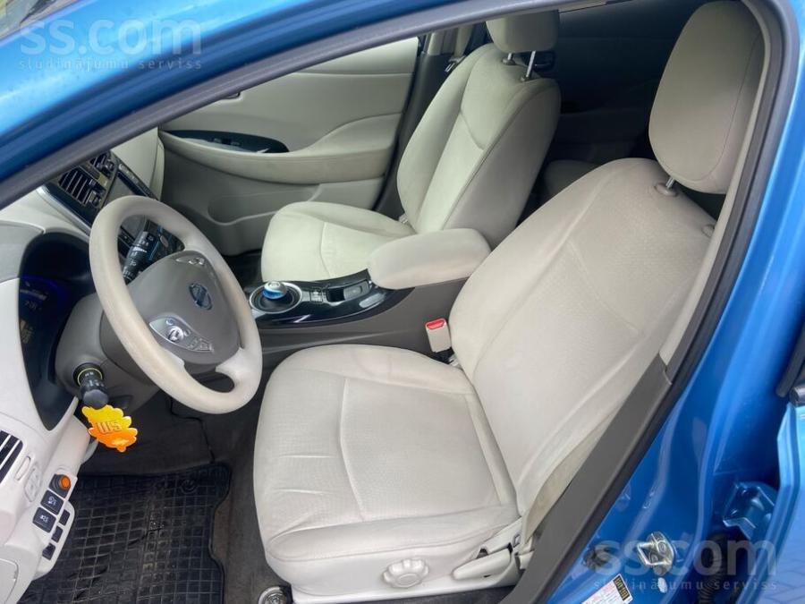 Blue Nissan Leaf 2012 in Riga, with an engine capacity of 0.00 L and mileage of 145 thousand km for 3600 €, photo 11 on AUTOMOTO.COM.LV