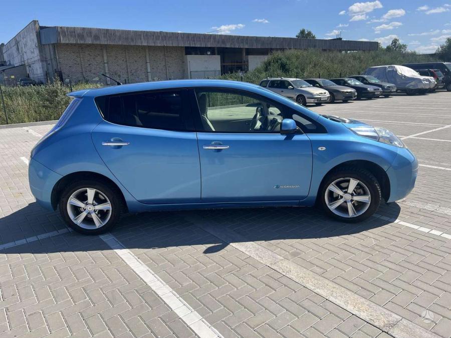 Zils Nissan Leaf 2012 Šauļi, ar dzinēja tilpumu 0.00 L un nobraukumu 179 tūkst. km par 2750 €, foto 5 vietnē AUTOMOTO.COM.LV