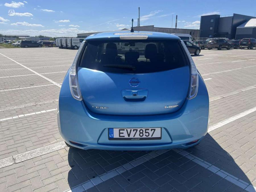 Zils Nissan Leaf 2012 Šauļi, ar dzinēja tilpumu 0.00 L un nobraukumu 179 tūkst. km par 2750 €, foto 6 vietnē AUTOMOTO.COM.LV