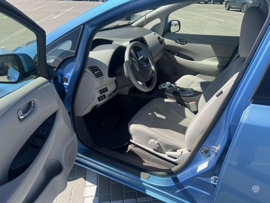 Zils Nissan Leaf 2012 Šauļi, ar dzinēja tilpumu 0.00 L un nobraukumu 179 tūkst. km par 2750 €, foto 8 vietnē AUTOMOTO.COM.LV