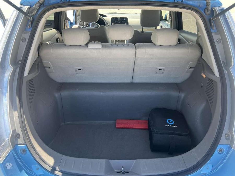 Zils Nissan Leaf 2012 Šauļi, ar dzinēja tilpumu 0.00 L un nobraukumu 179 tūkst. km par 2750 €, foto 10 vietnē AUTOMOTO.COM.LV