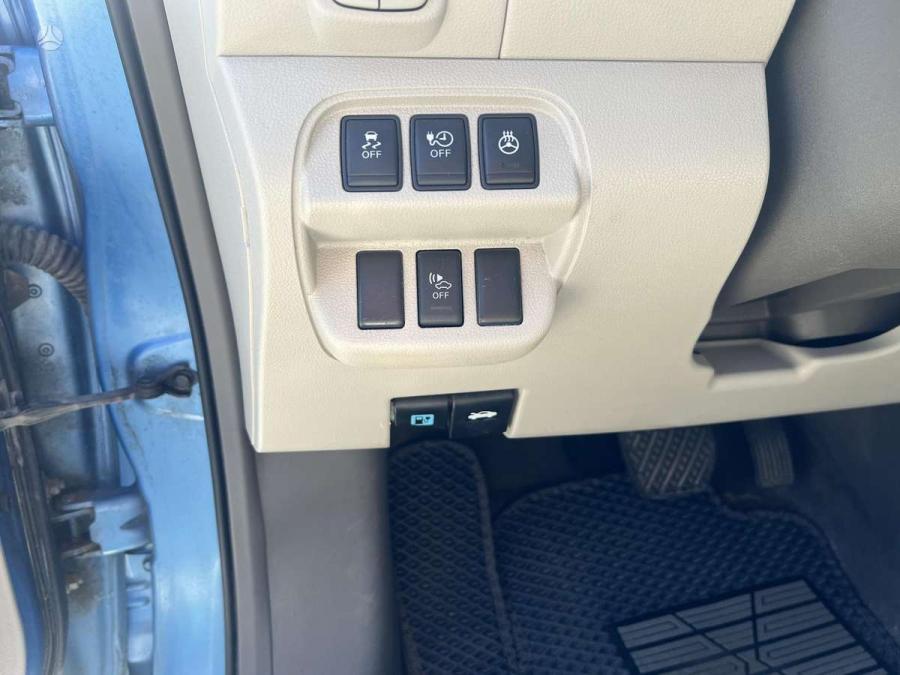 Zils Nissan Leaf 2012 Šauļi, ar dzinēja tilpumu 0.00 L un nobraukumu 179 tūkst. km par 2750 €, foto 11 vietnē AUTOMOTO.COM.LV