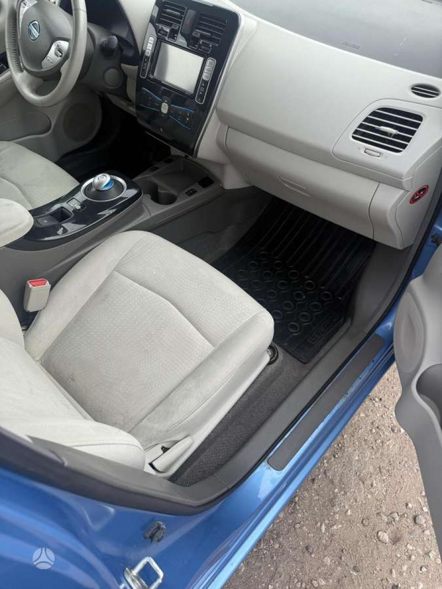 Zils Nissan Leaf 2012 Telšiai, ar dzinēja tilpumu 0.00 L un nobraukumu 161 tūkst. km par 2900 €, foto 13 vietnē AUTOMOTO.COM.LV