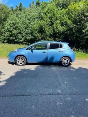 Blue Nissan Leaf 2012 in Telschi, with an engine capacity of 0.00 L and mileage of 161 thousand km for 2900 €, photo 5 on AUTOMOTO.COM.LV