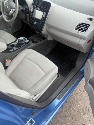 Blue Nissan Leaf 2012 in Telschi, with an engine capacity of 0.00 L and mileage of 161 thousand km for 2900 €, photo 9 on AUTOMOTO.COM.LV