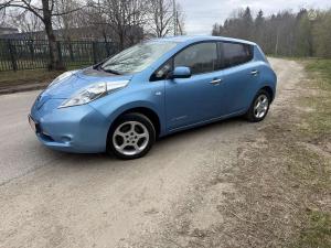 Blue Nissan Leaf 2012 in Telschi, with an engine capacity of 0.00 L and mileage of 161 thousand km for 2700 €, photo 4 on AUTOMOTO.COM.LV