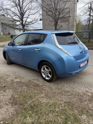 Blue Nissan Leaf 2012 in Telschi, with an engine capacity of 0.00 L and mileage of 161 thousand km for 2700 €, photo 5 on AUTOMOTO.COM.LV