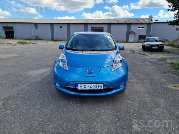 Zils Nissan Leaf 2013 Ogre, ar dzinēja tilpumu 0.00 L un nobraukumu 0 tūkst. km par 3330 €, foto 2 vietnē AUTOMOTO.COM.LV