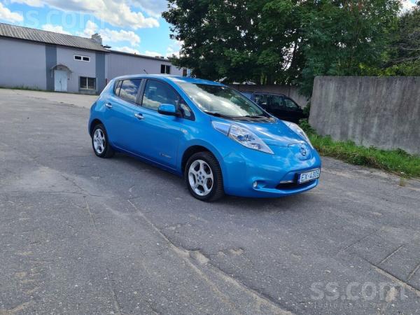 Zils Nissan Leaf 2013 Ogre, ar dzinēja tilpumu 0.00 L un nobraukumu 0 tūkst. km par 3330 €, foto 3 vietnē AUTOMOTO.COM.LV