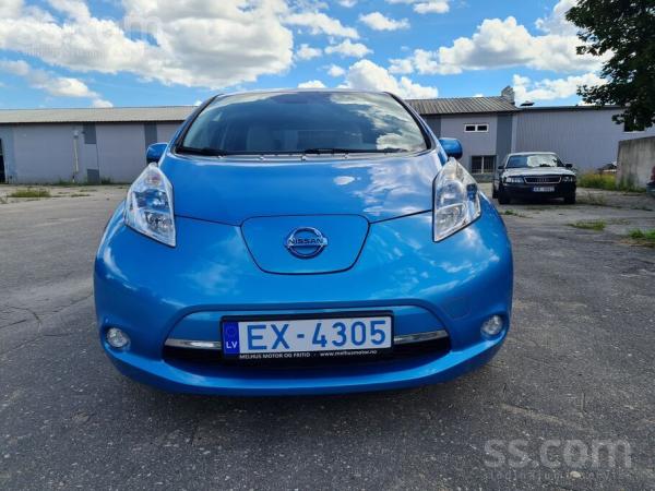 Zils Nissan Leaf 2013 Ogre, ar dzinēja tilpumu 0.00 L un nobraukumu 0 tūkst. km par 3330 €, foto 9 vietnē AUTOMOTO.COM.LV