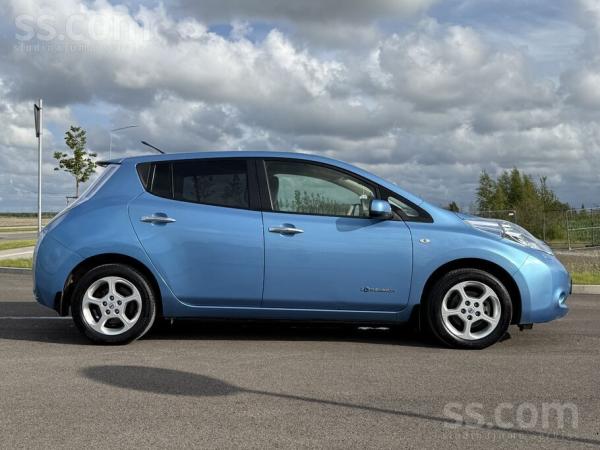 Blue Nissan Leaf 2013 in Liepaja, with an engine capacity of 0.00 L and mileage of 115 thousand km for 3900 €, photo 5 on AUTOMOTO.COM.LV