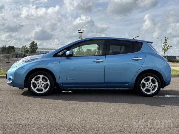 Blue Nissan Leaf 2013 in Liepaja, with an engine capacity of 0.00 L and mileage of 115 thousand km for 3900 €, photo 6 on AUTOMOTO.COM.LV
