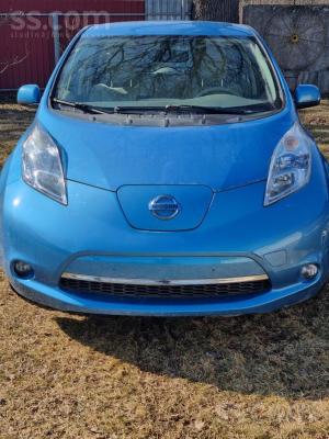 Zils Nissan Leaf 2013 Daugavpils, ar dzinēja tilpumu 0.00 L un nobraukumu 120 tūkst. km par 1750 €, foto 3 vietnē AUTOMOTO.COM.LV