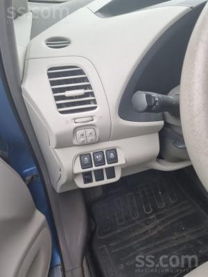Zils Nissan Leaf 2013 Daugavpils, ar dzinēja tilpumu 0.00 L un nobraukumu 120 tūkst. km par 1750 €, foto 9 vietnē AUTOMOTO.COM.LV