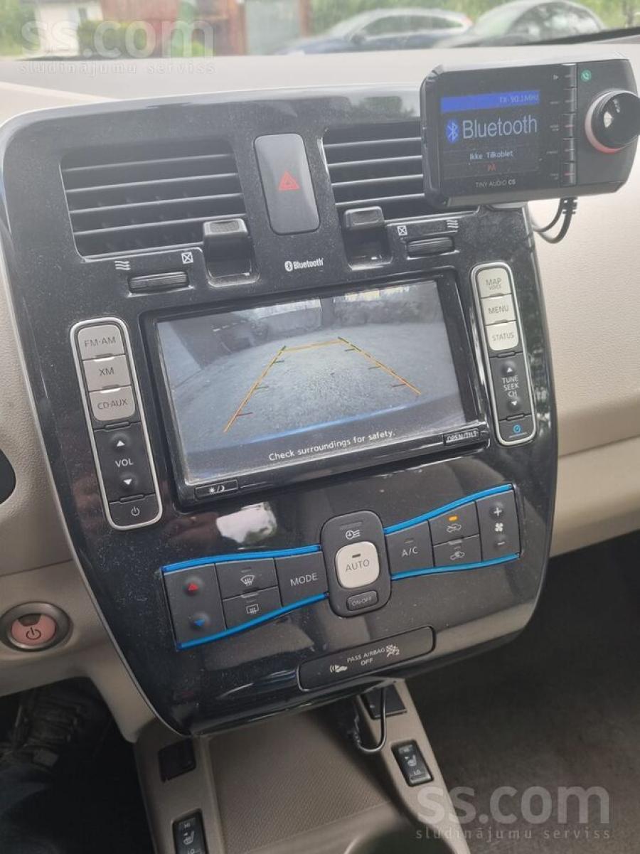 Zils Nissan Leaf 2013 Daugavpils, ar dzinēja tilpumu 0.00 L un nobraukumu 120 tūkst. km par 1750 €, foto 10 vietnē AUTOMOTO.COM.LV